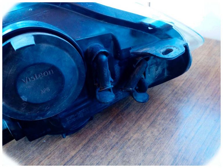 The Function of Headlight Vent Holes - Jeepzine