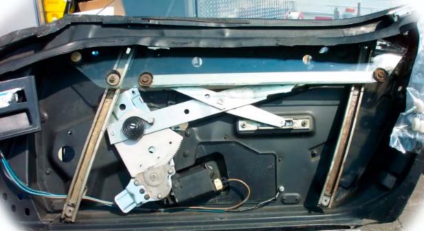 What Causes Window Regulators to Break?