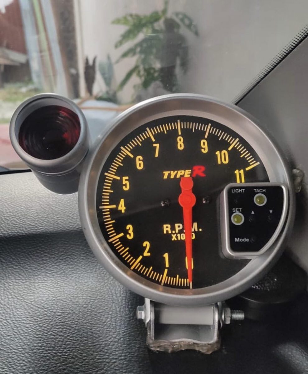 Installing a Tachometer in Your Vehicle - A Step-by-Step Guide