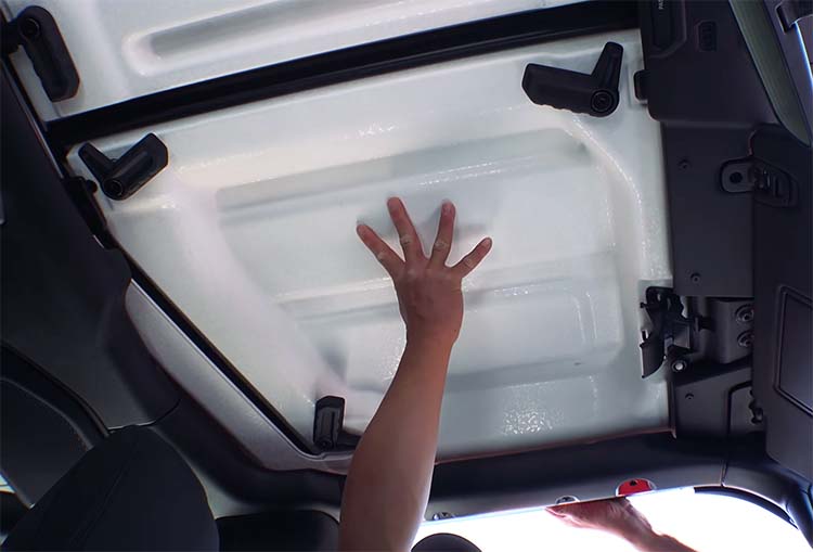 Mastering Jeep Hard Top Removal: A Step-by-Step Guide